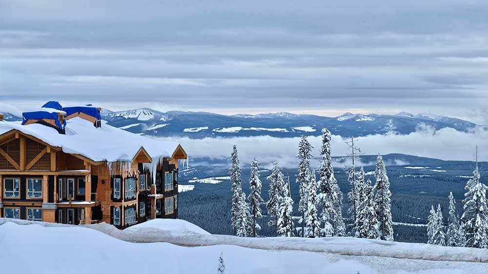 The BEST Ski Resorts in Canada: Top-Rated Places to Ski & When to Go
