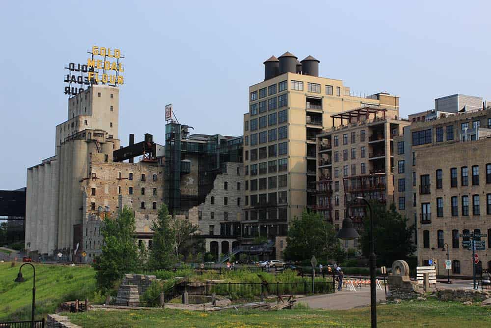 Downtown Minneapolis: What to See + Where to Eat, Drink & Stay